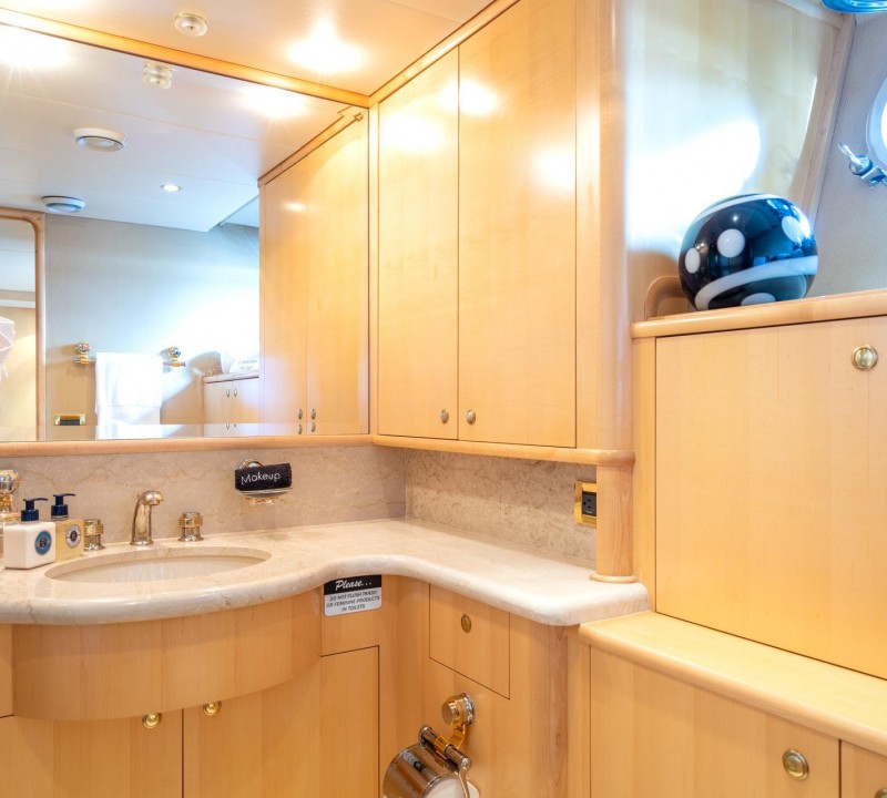 FAVOR Yacht Charter Details, Crescent Custom | CHARTERWORLD Luxury ...